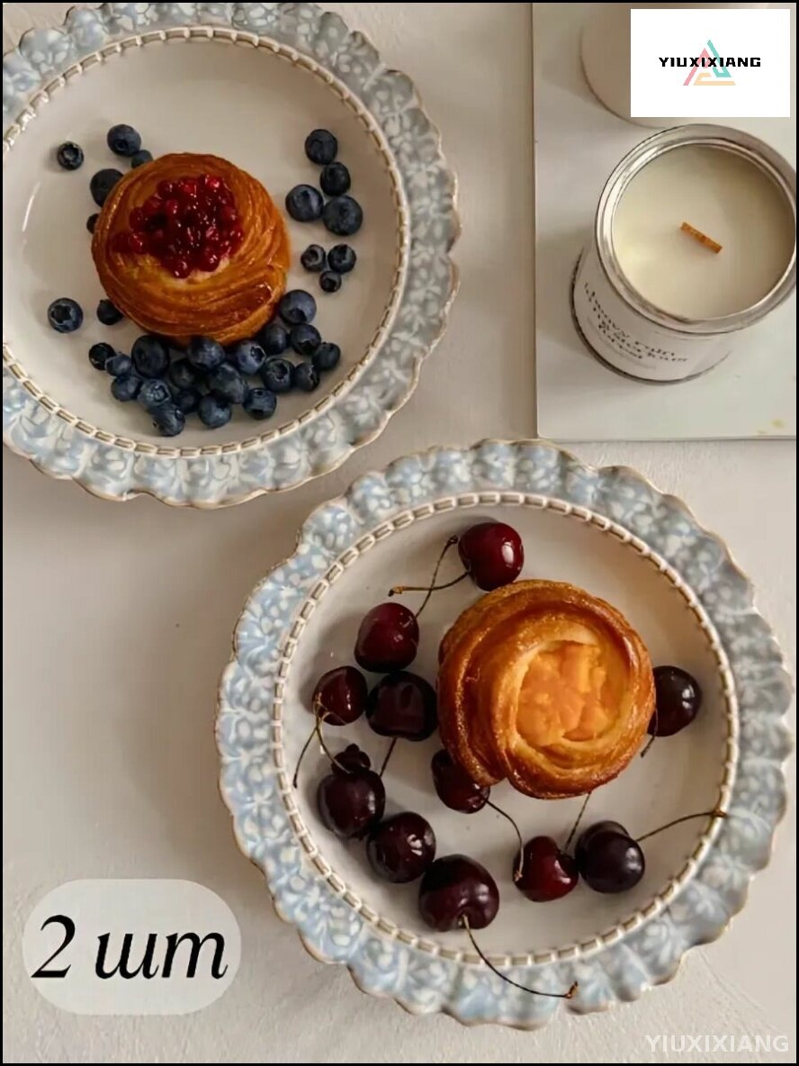 Эксклюзивный набор из двух керамических тарелок 22 см в голубом кружевном оформлении