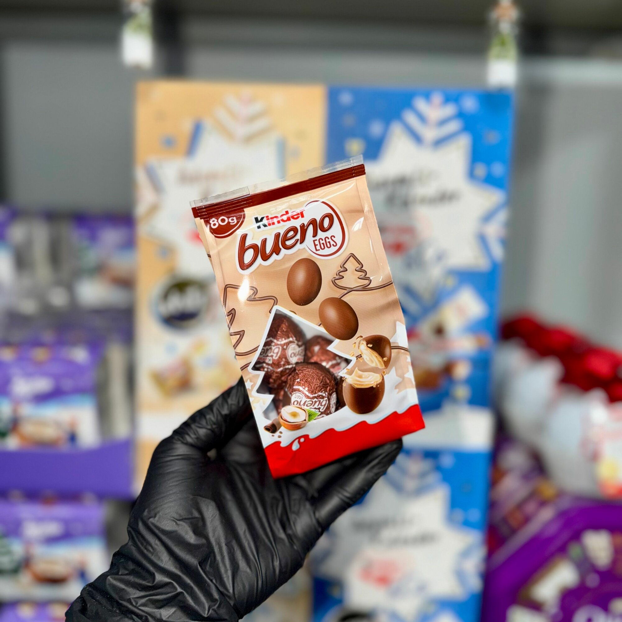 Конфеты Ferrero Christmas Kinder Bueno Eggs новогодние яйца 80 гр.