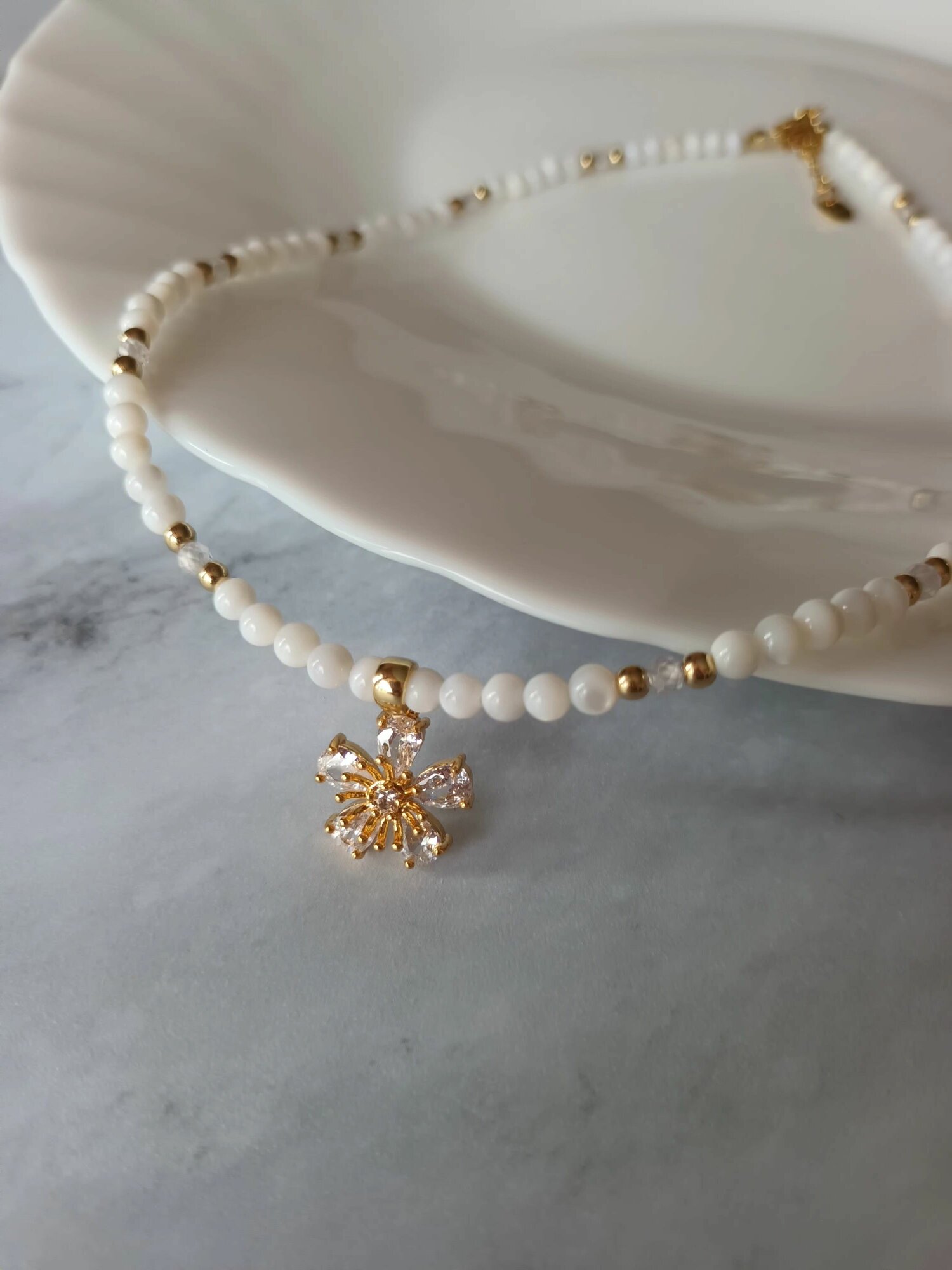 Колье, стекло