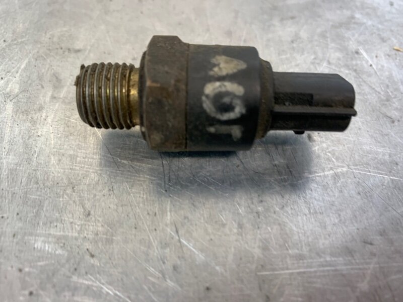 Датчик давления масла Renault Logan LS 2004- 2016