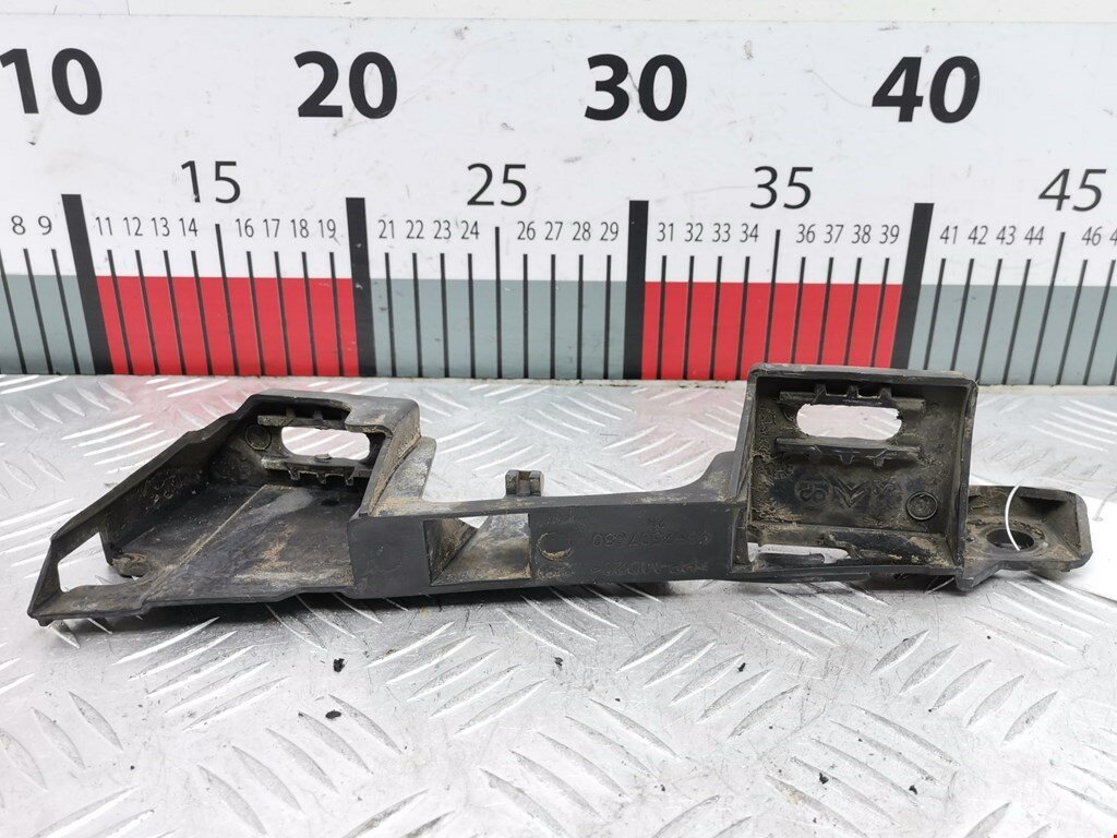 Кронштейн (крепление) переднего бампера левый Citroen C4 1 741679 арт. 1822302