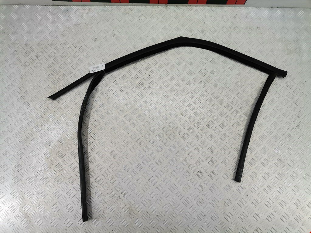 Уплотнитель стекла двери Ford Galaxy 2 1761586 арт. 1075718