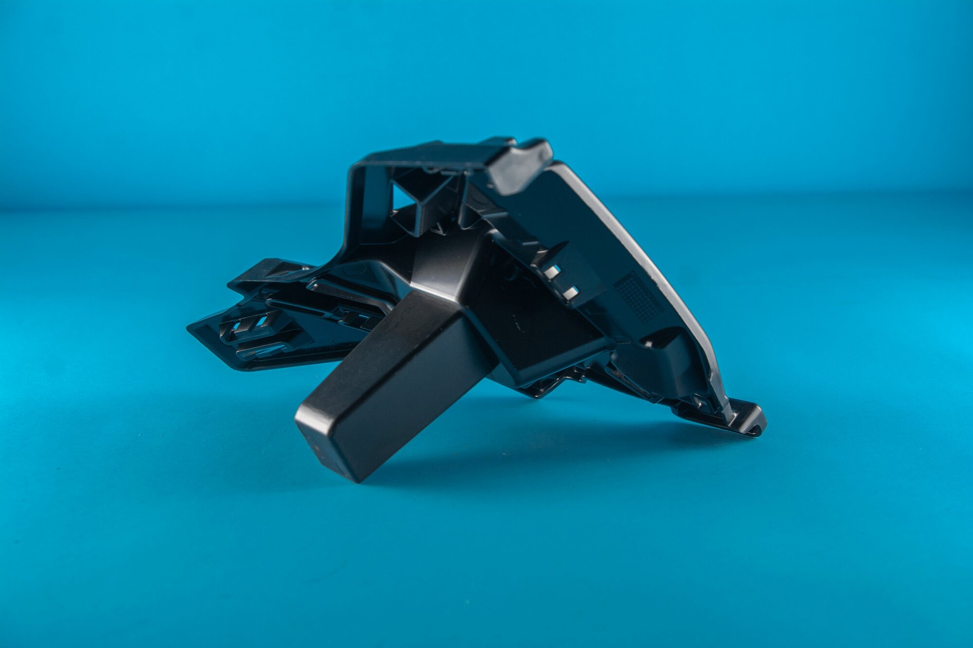 Кpонштейн, крепление, клипса решетки радиатора левый Skoda Octavia 3 A7 2013-2020 Шкода Октавия 5E3807723A