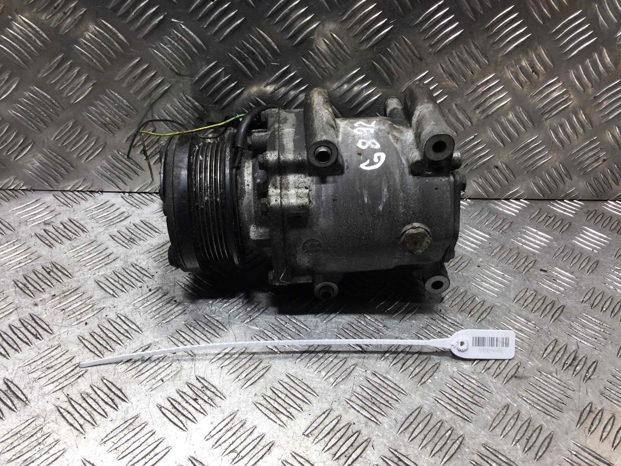 Б/У Компрессор кондиционера Ford Focus 1 поколение [рестайлинг] (2001-2005) 2004 г.