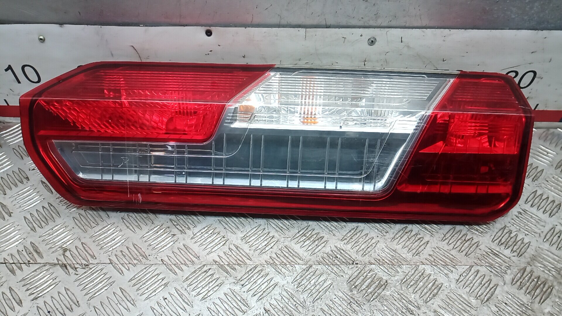 Фонарь задний левый FORD TRANSIT 8