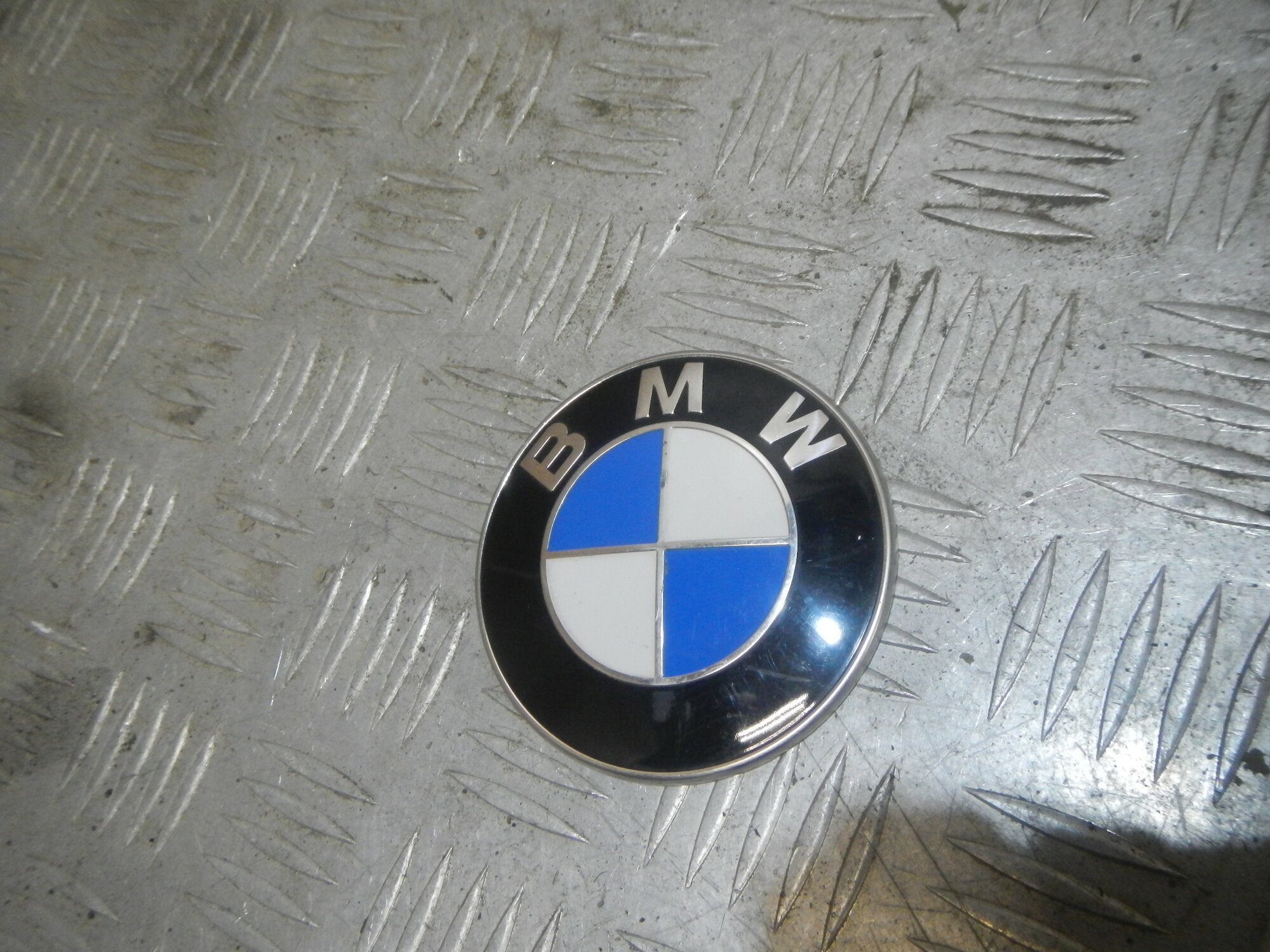 Б/У Эмблема, BMW (БМВ)-2 (F44)(19-) BMW 2 (F44)(19-) Мелкие царапины. 538373 BMW арт. 51147288752