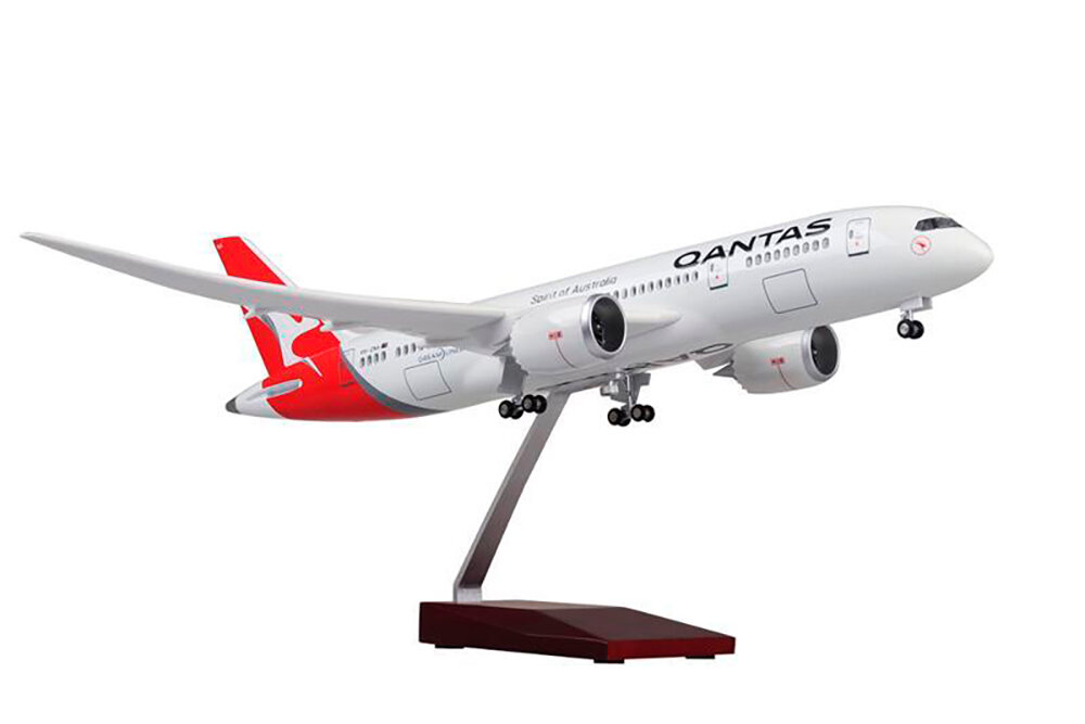 Модель коллекционная PAUDI Boeing 787 dreamliner quantas / боинг дримлайнер квантас (с подсветкой салона/длина 46 см)