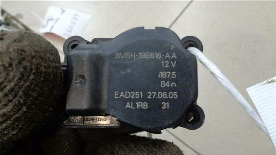 Моторчик заслонки отопителя от Ford Focus 2 2004-2008