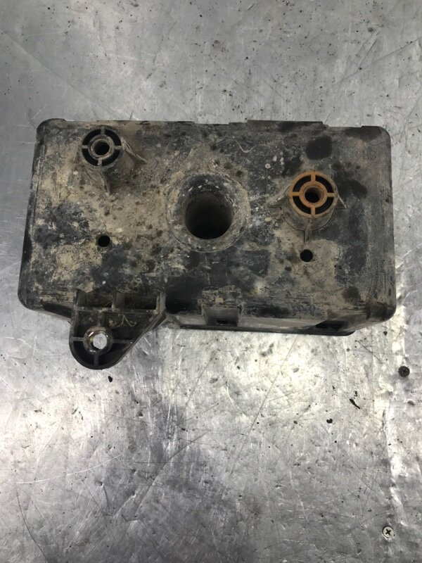 Корпус блока предохранителей Chery Tiggo T11 4G64 2005 (б/у) T11BJ3723011