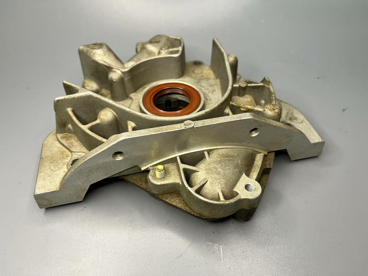 Насос масляный 2108 LUZAR