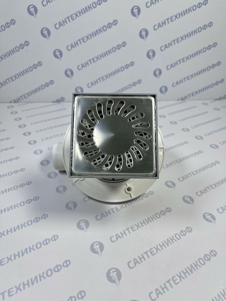 Трап горизонтальный регулируемый MIANO 100х100мм.