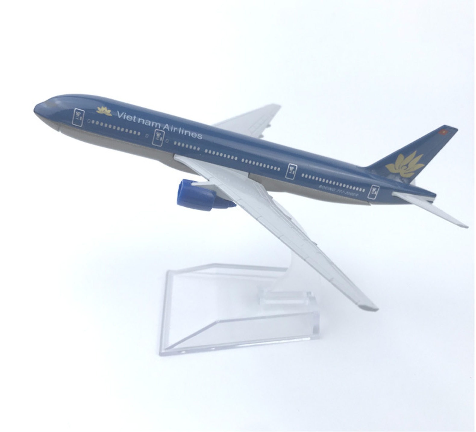 Модель самолета Vietnam Airlines Boeing 777 Remove, металл, масштаб 1:400