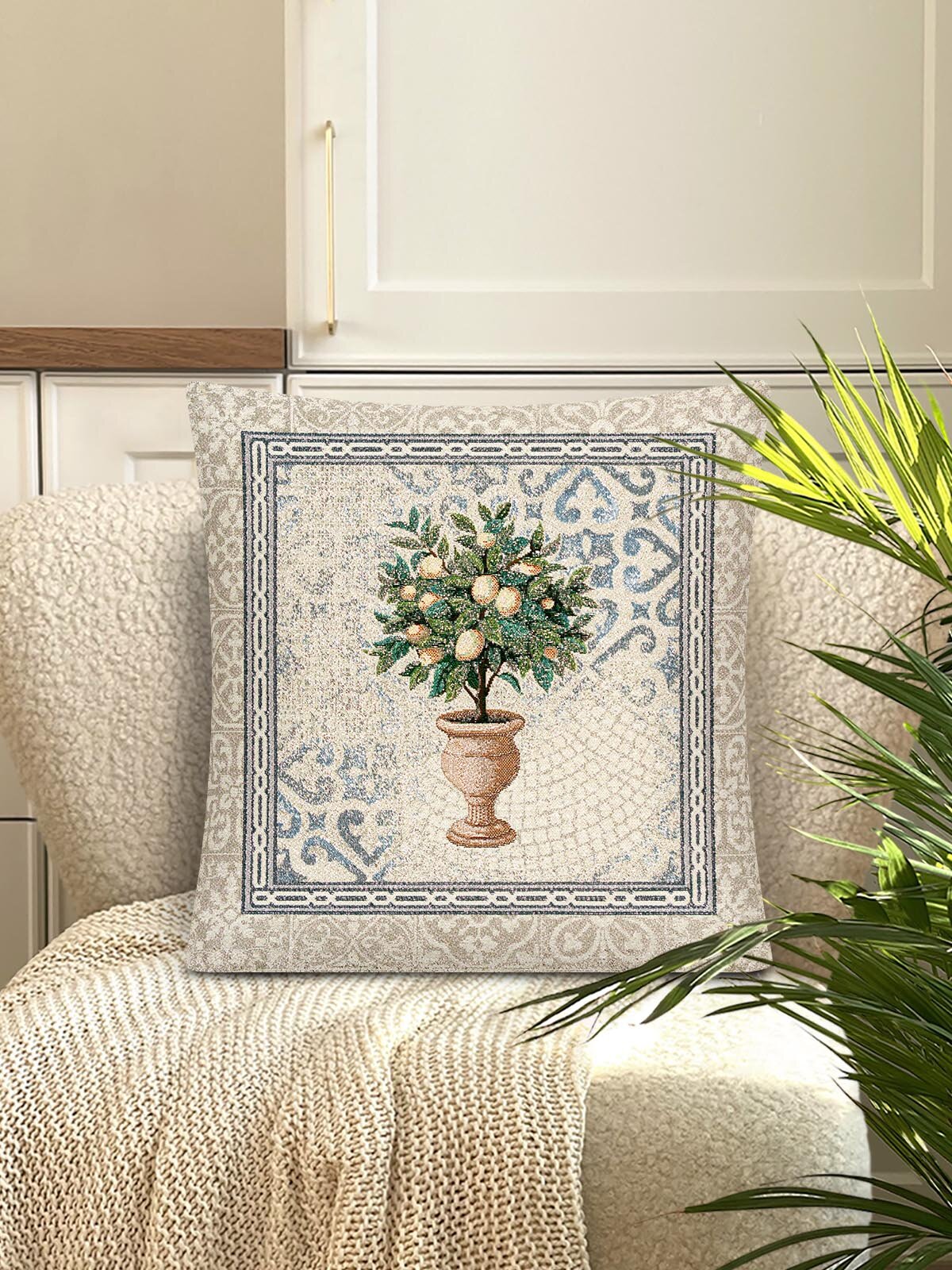 Наволочка гобеленовая Le Gobelin Классика Лимонное дерево 45х45 см серебро