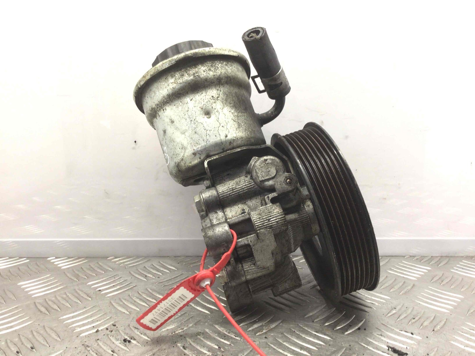 Б/У Насос гидроусилителя руля Toyota Avensis 2 поколение (2003-2006) 2005 г.