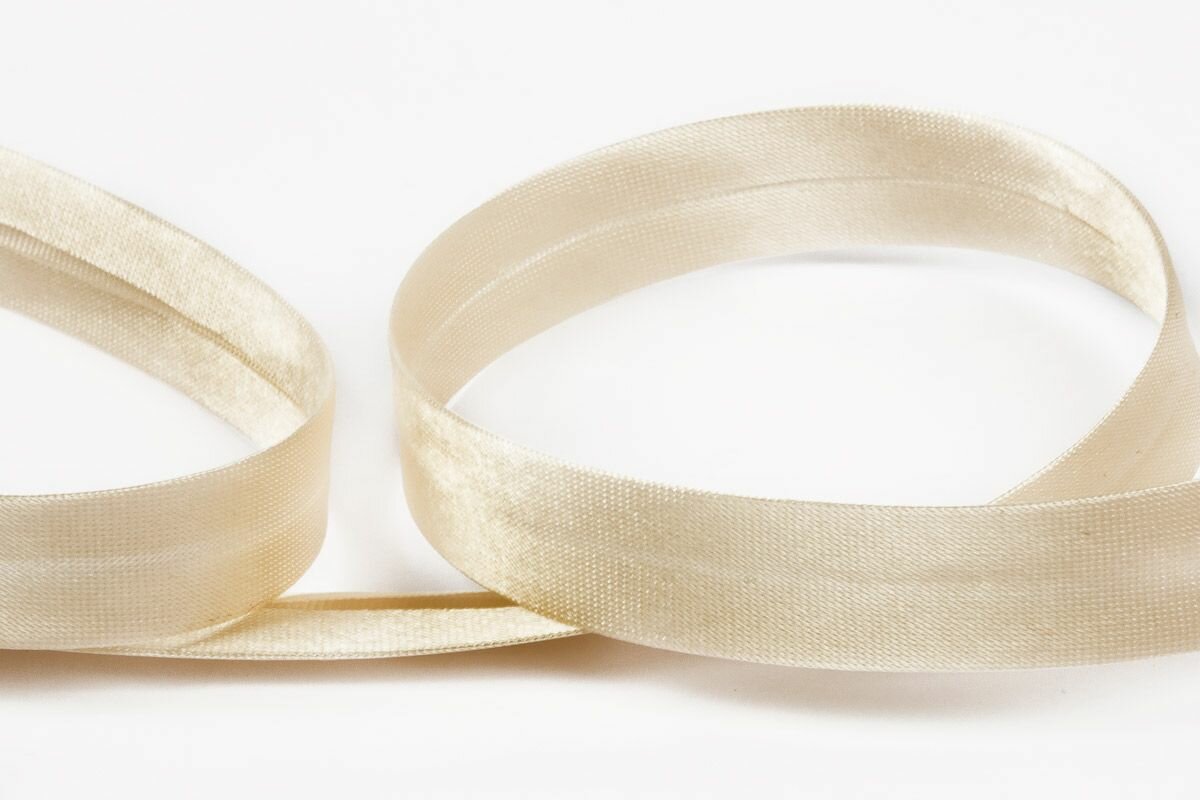 Косая бейка "Gamma" GK-15P 14 - 15 мм 132 м 1 м №002 бежевый