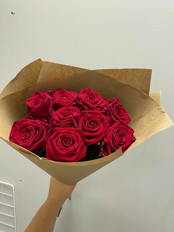 Букет Well Flowers, круглый, 9 красных роз, высота 50 см, букет свежих цветов