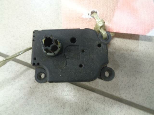 Моторчик заслонки отопителя от Ford S-MAX 2006-2015