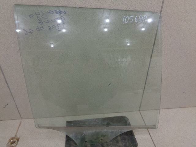 Стекло двери задней правой от Mazda Demio DY 2003-2007