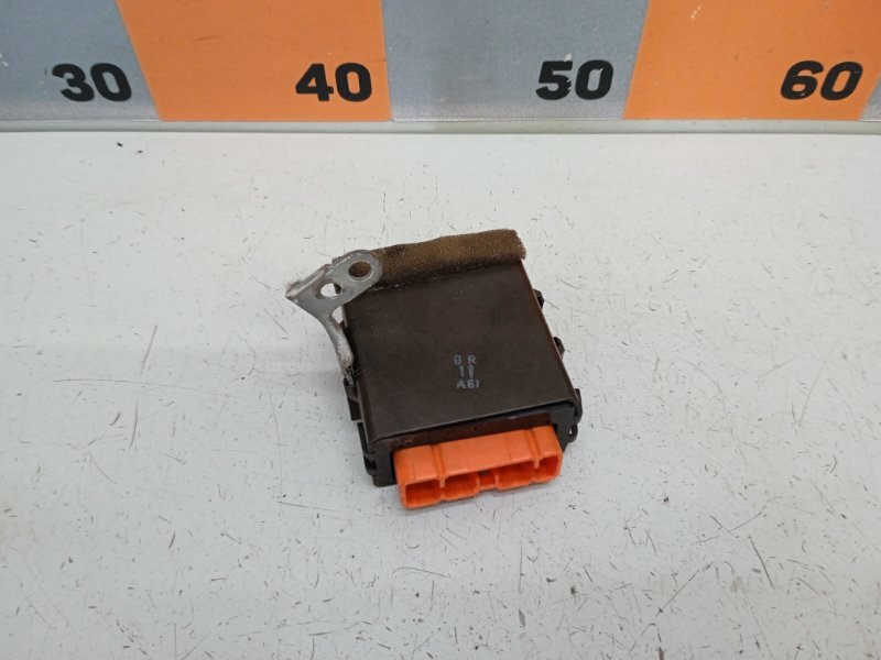 Б/У Тойота РАВ 4, Toyota Hilux 2005-2015 Блок электронный Toyota RAV4 1997 SXA11, SXA16 239718 TOYOTA арт. 8598042010