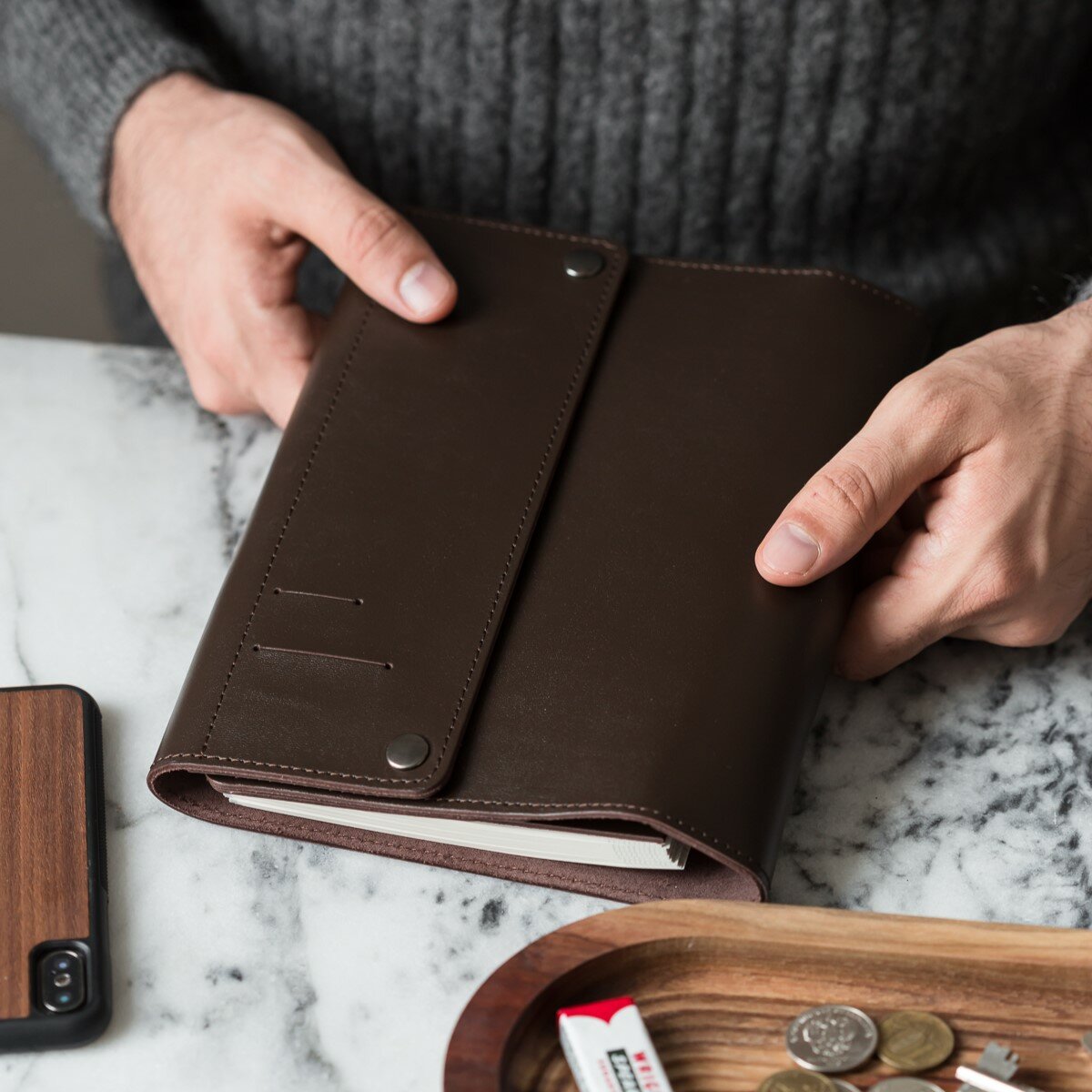 Блокнот MONOMOUNT A5, на кольцах, натуральная кожа, 22 см x 18 см в клетку