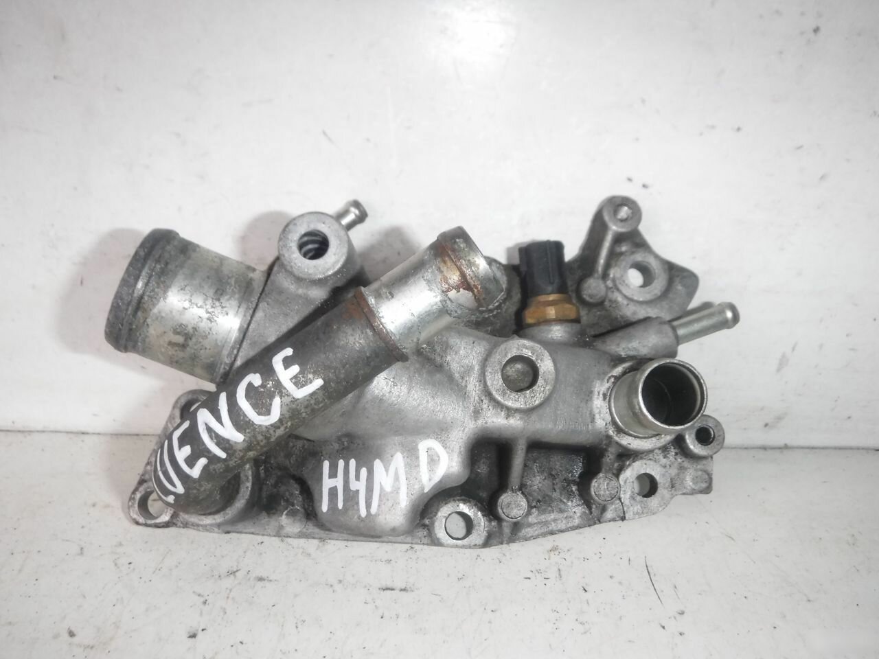 Фланец двигателя системы охлаждения Renault Fluence I (2009—2013) 110607018R