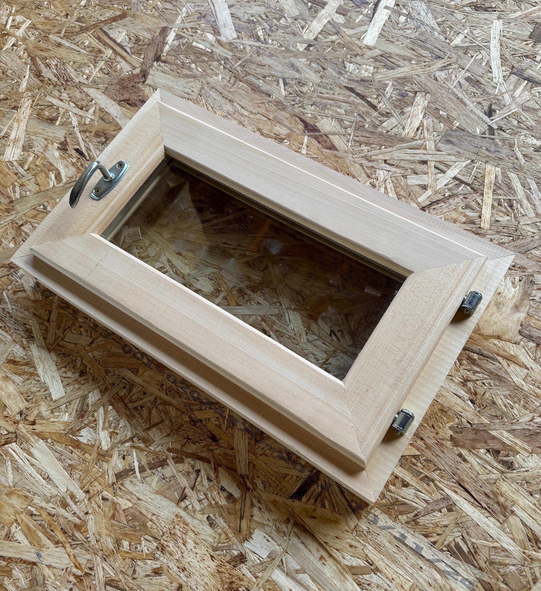 Деревянное окно