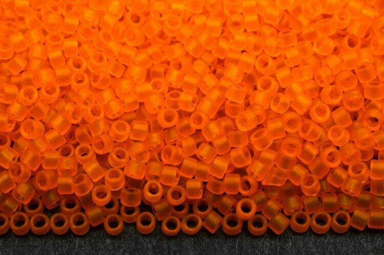 Бисер японский TOHO Treasure цилиндрический 11/0 #0010F гиацинт, матовый прозрачный, 5 грамм