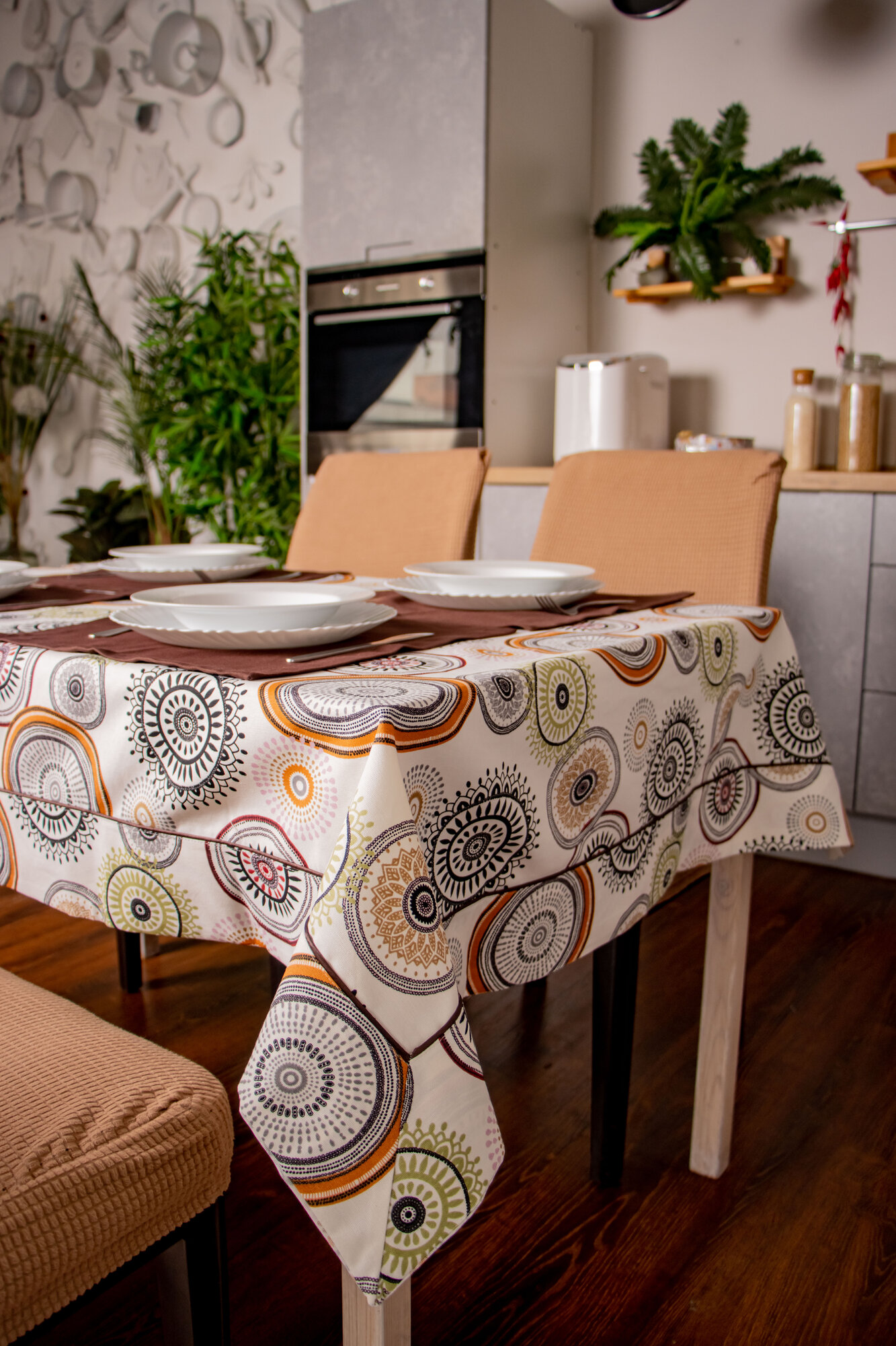 Скатерть "Круги" с тефлоновым покрытием и салфетками на стол от бренда "Mamanonstop", 180х120 см