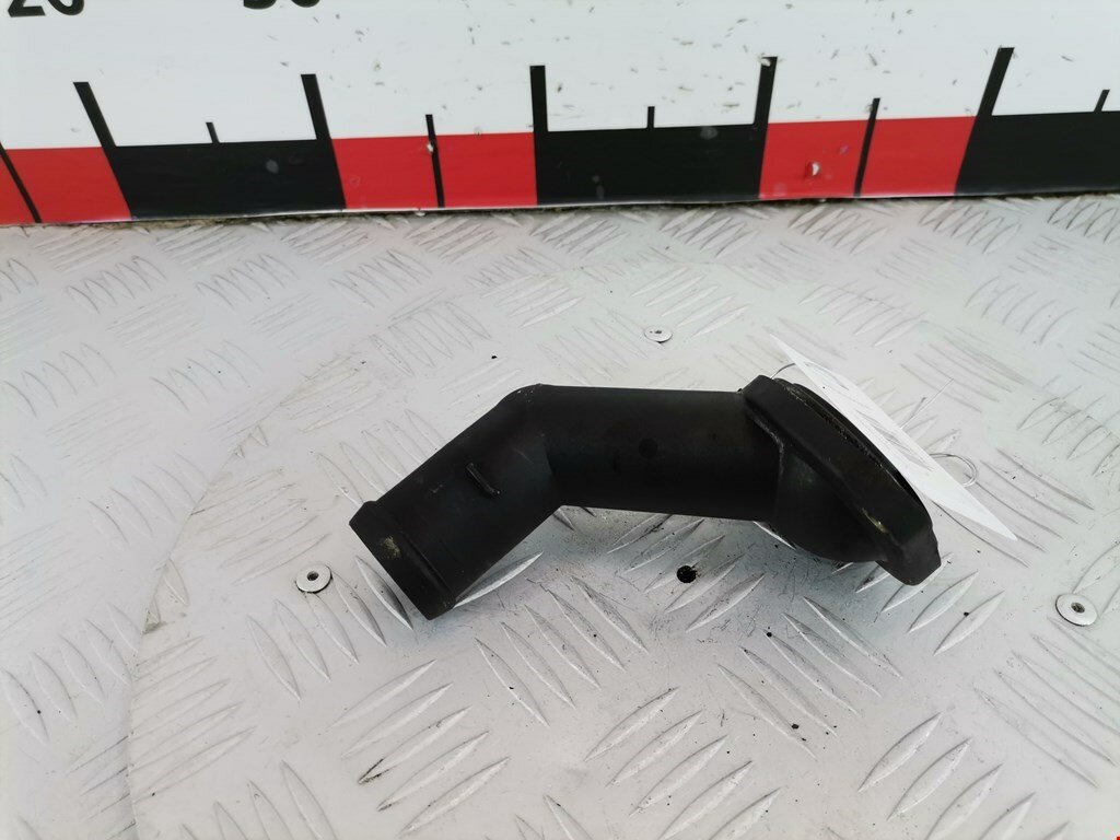 Корпус термостата Volkswagen Golf 4 06A121121C арт. 1505975