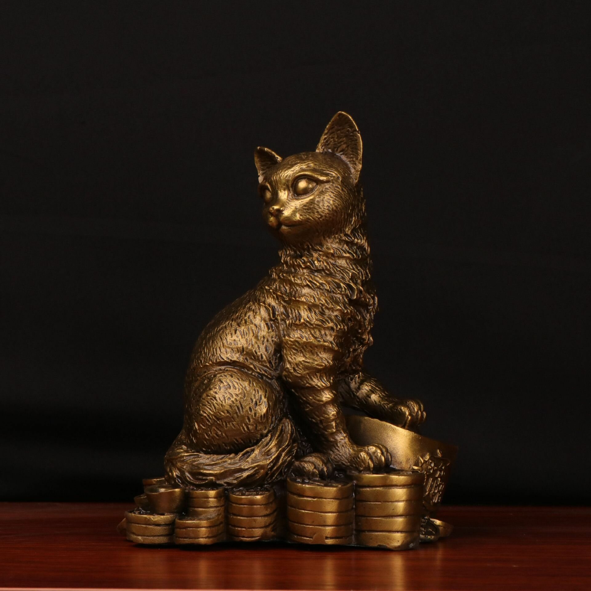 Статуэтка "Кошка на монетах" Фен-Шуй, бронза (15*11,5*20,5 см.)