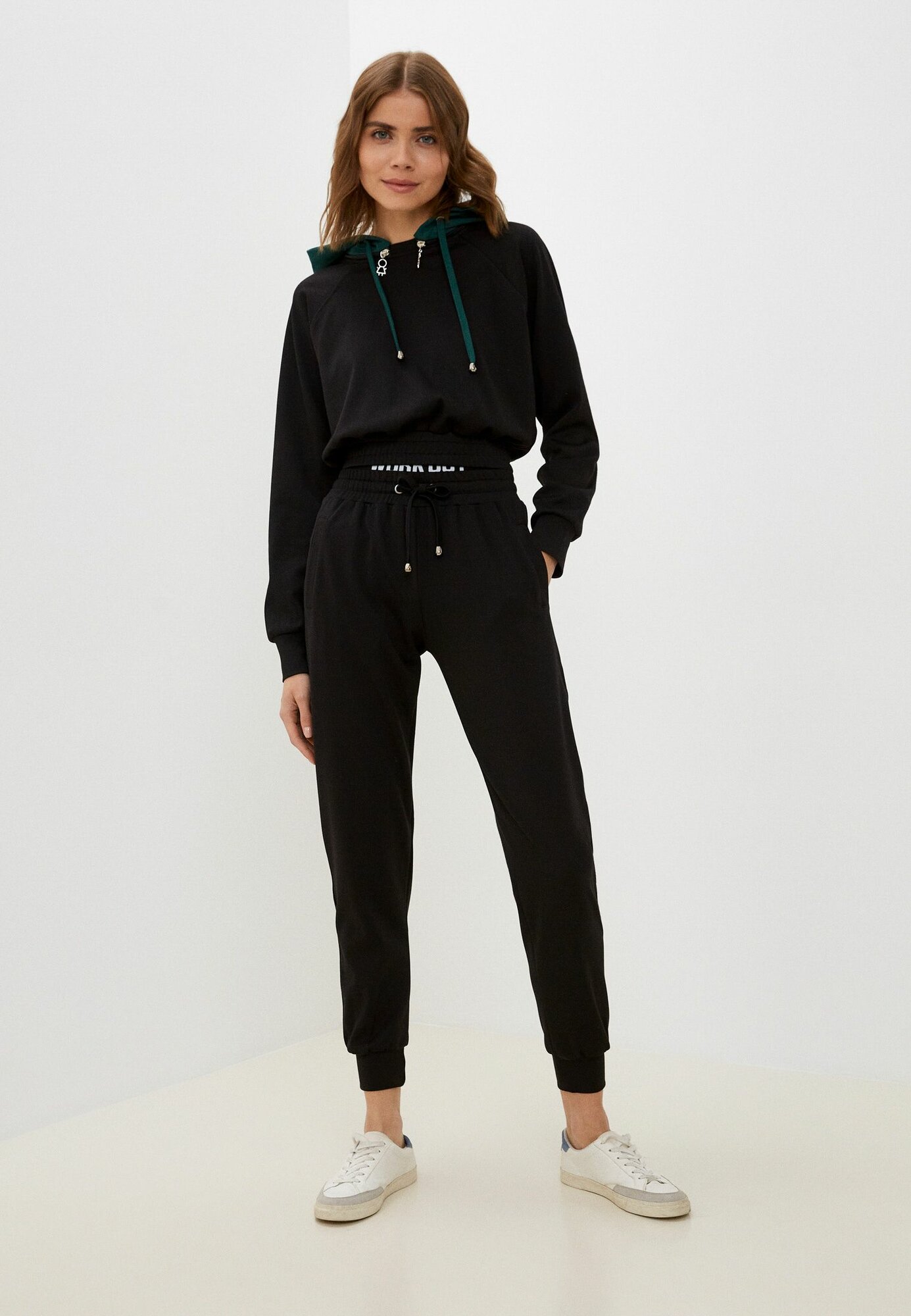 Костюм спортивный