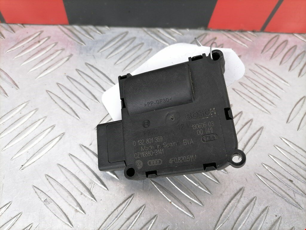 Сервопривод (электропривод моторчик привода) заслонки печки Audi A6 C6 4F0820511A арт. 1916603