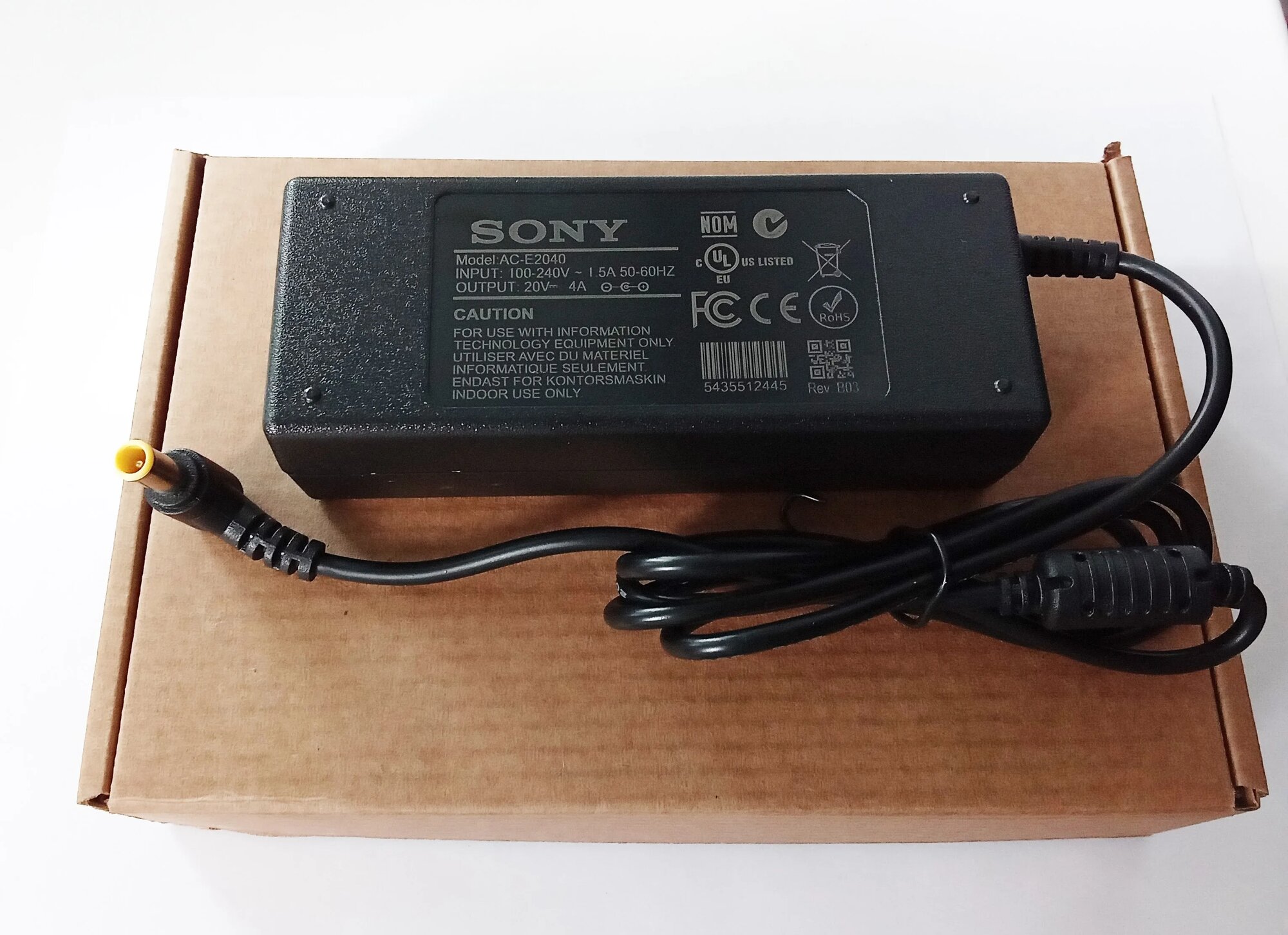 Адаптер питания Sony AC-E2040 (20V 4A) для колонки