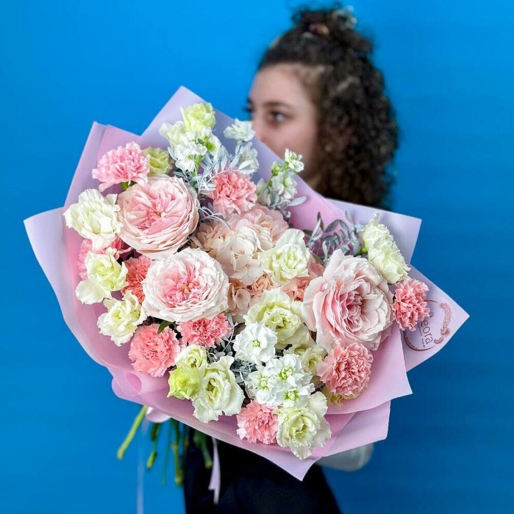 Букет Романтический вечер с Японскими розами Тсумуги (Tsumugi). Авторский букет 693N