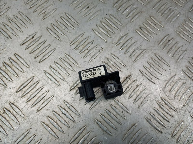 Б/У Датчик AIR BAG Renault Megane 2 / Рено Меган 2 1.4 K4JD730 98Л.С 2004 перед. прав.