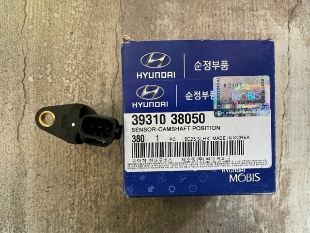 Датчик положения распредвала Hyundai Solaris; Kia Rio 11- HYUNDAI/KIA 3931038050
