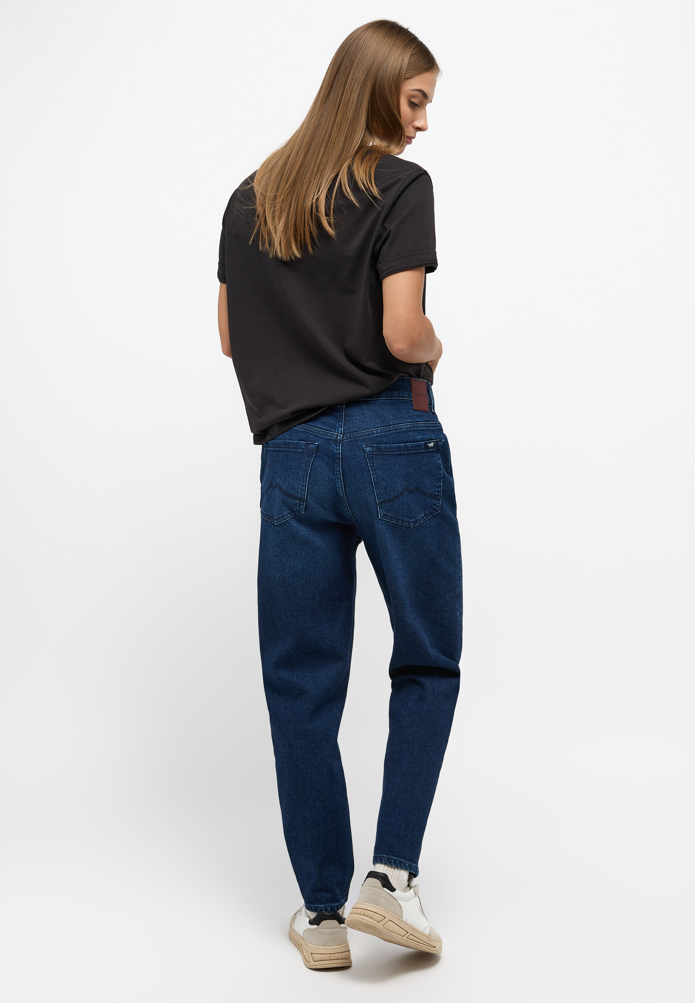 Джинсы мом Charlotte Tapered 