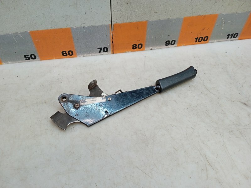 Б/У ручник, Лада Калина 1 Рычаг стояночного тормоза Лада Калина 2007 325937 LADA арт. 11183508010