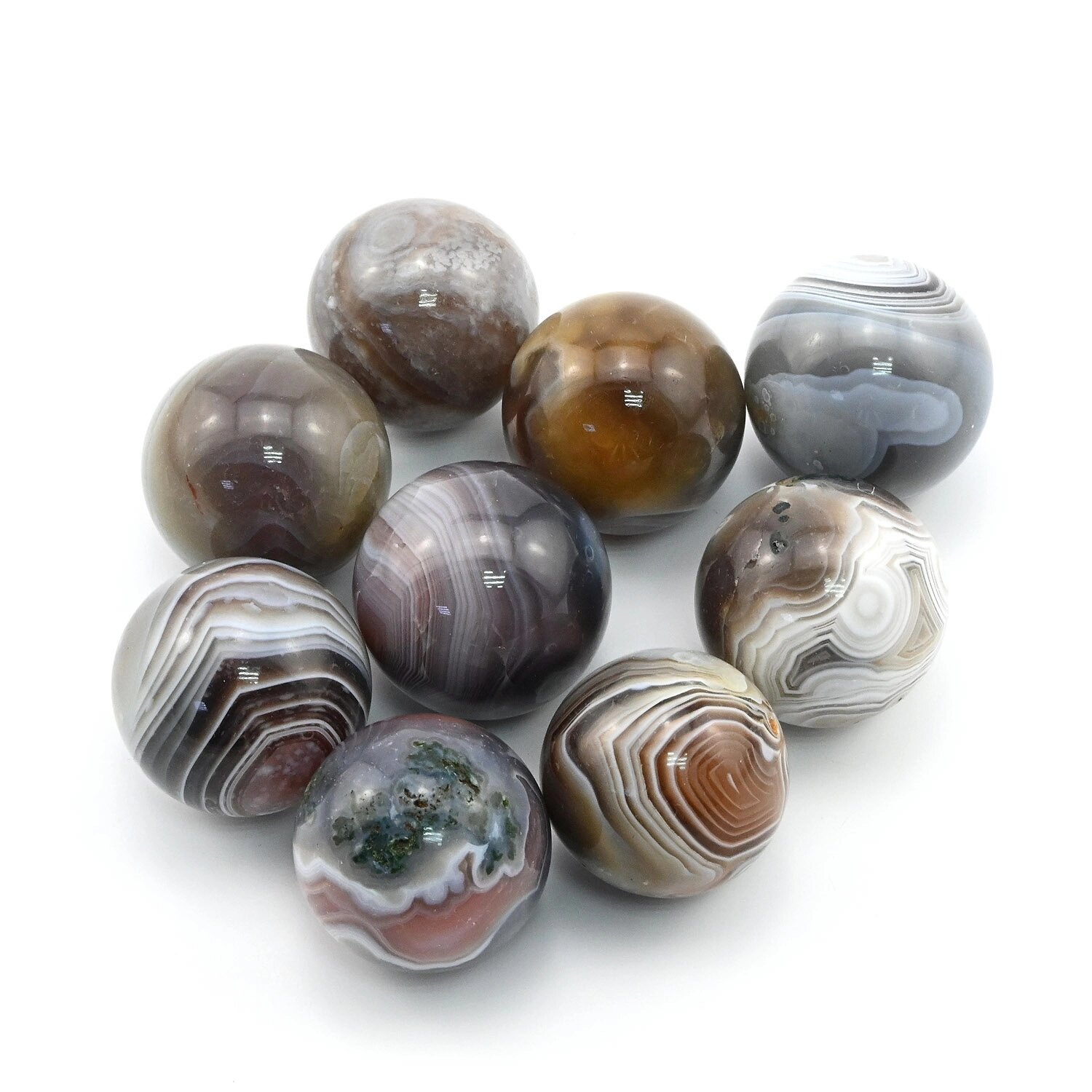 Шар из агата бразильского, диаметр 27-28мм .