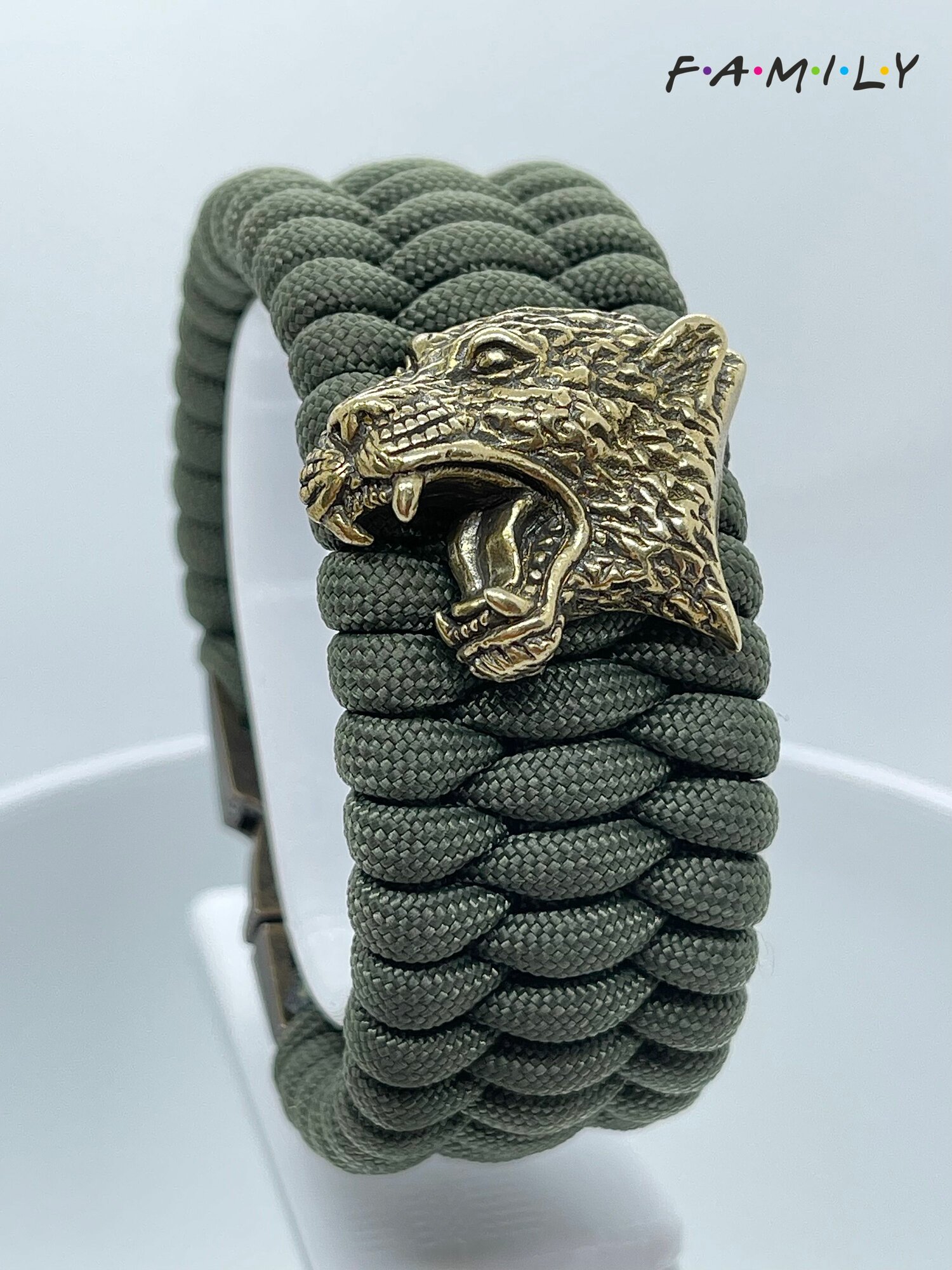 Плетеный браслет