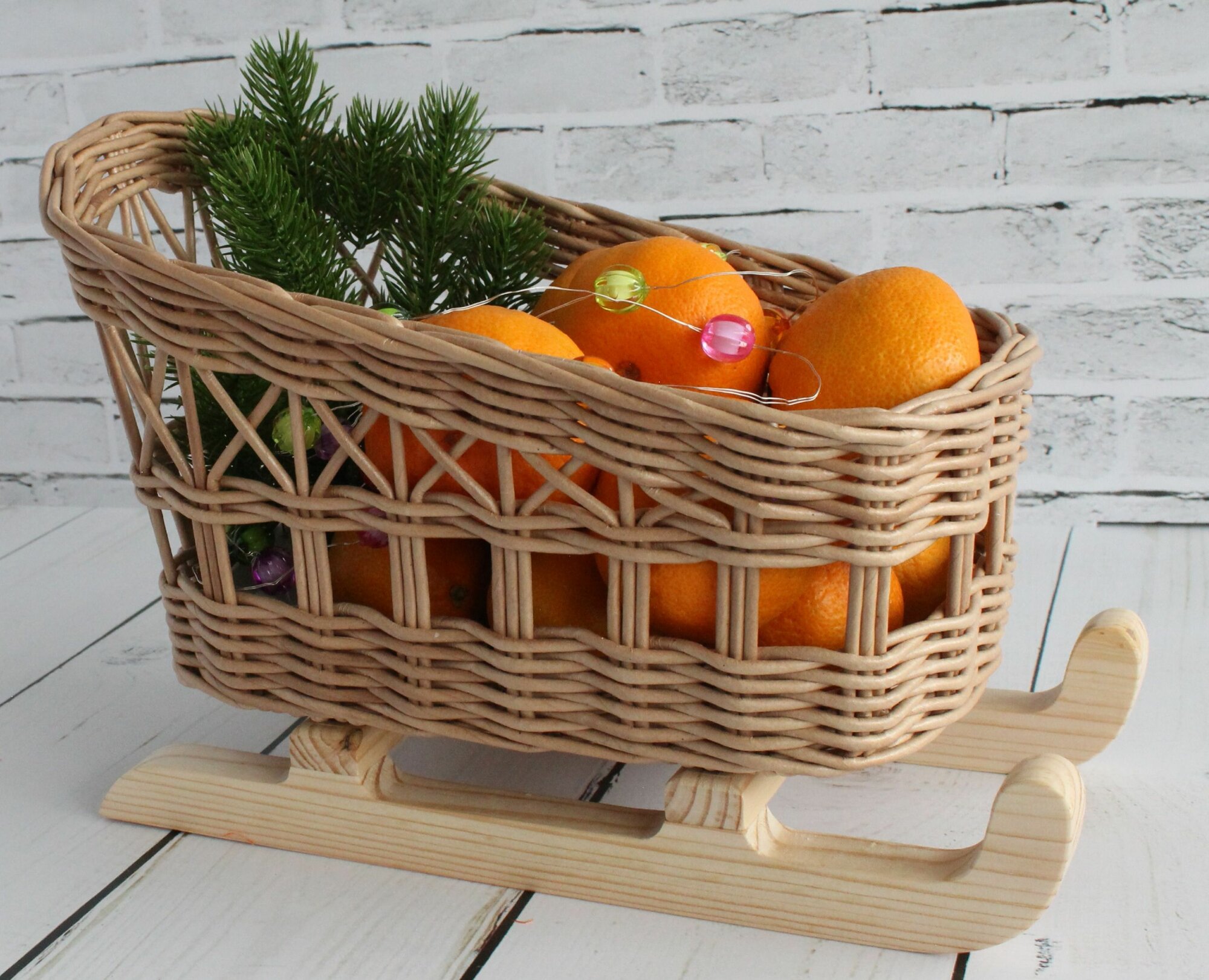 Сани новогодние декоративные. Санки под ёлку и для фруктов.