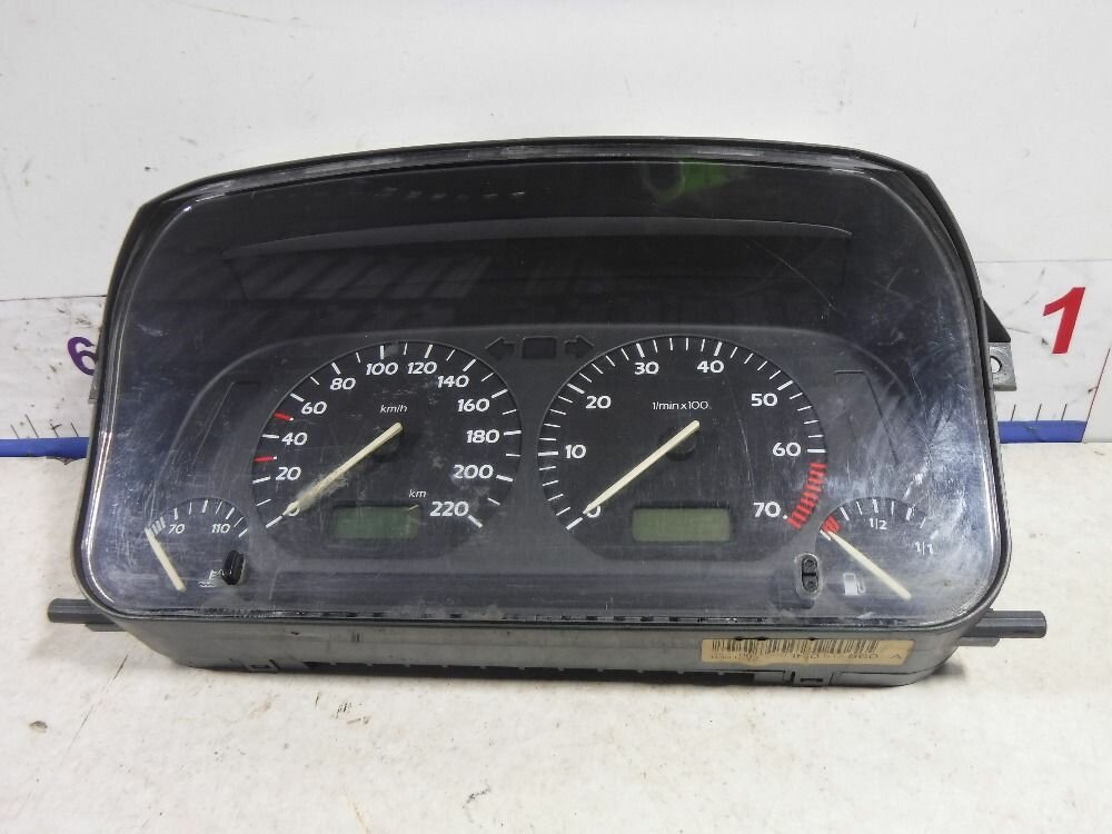 Панель приборов VW Golf III 1H0919860A