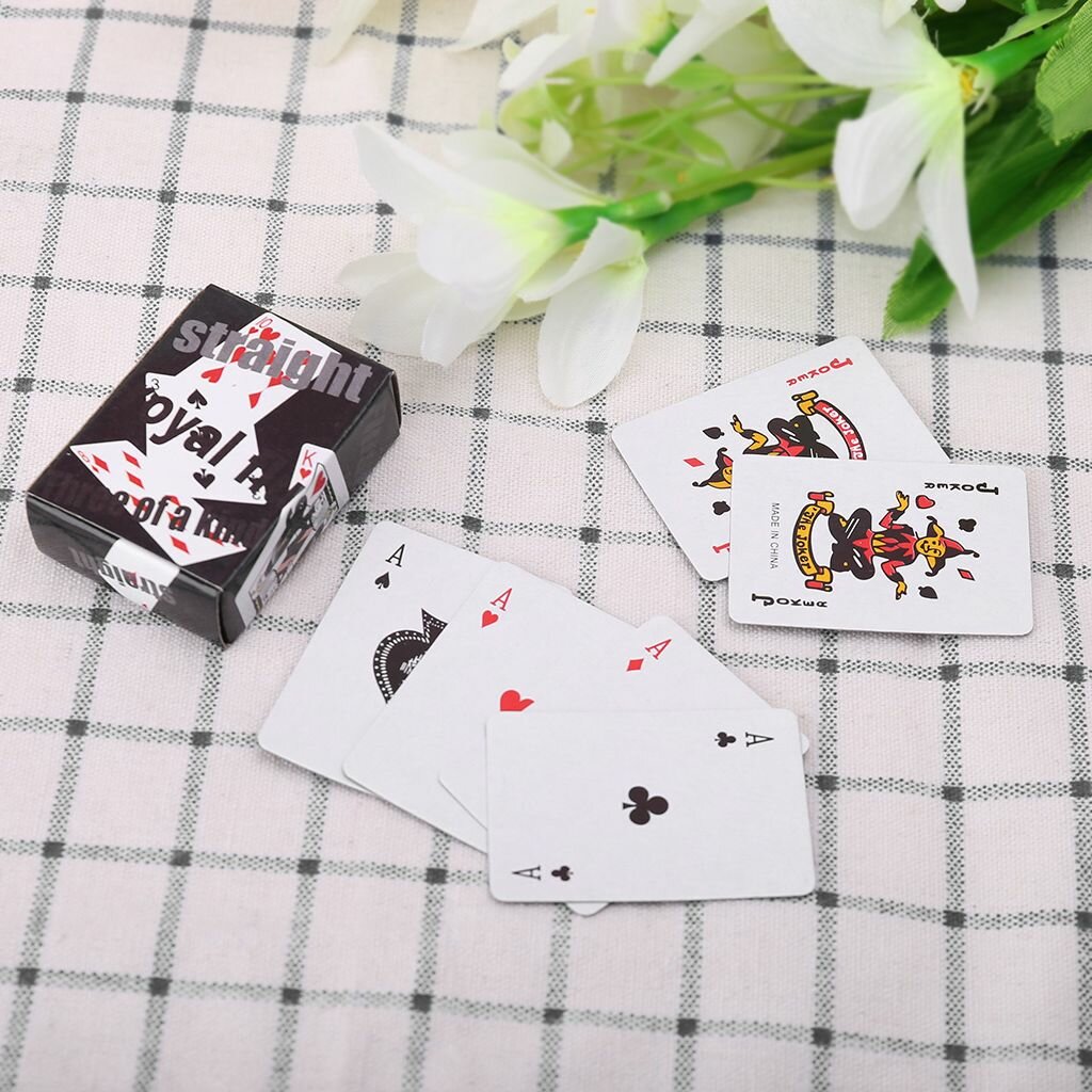 Портативная мини -игровая карта Hold 'Poord Game Poker Traving Toy 5.3x3.8 см.