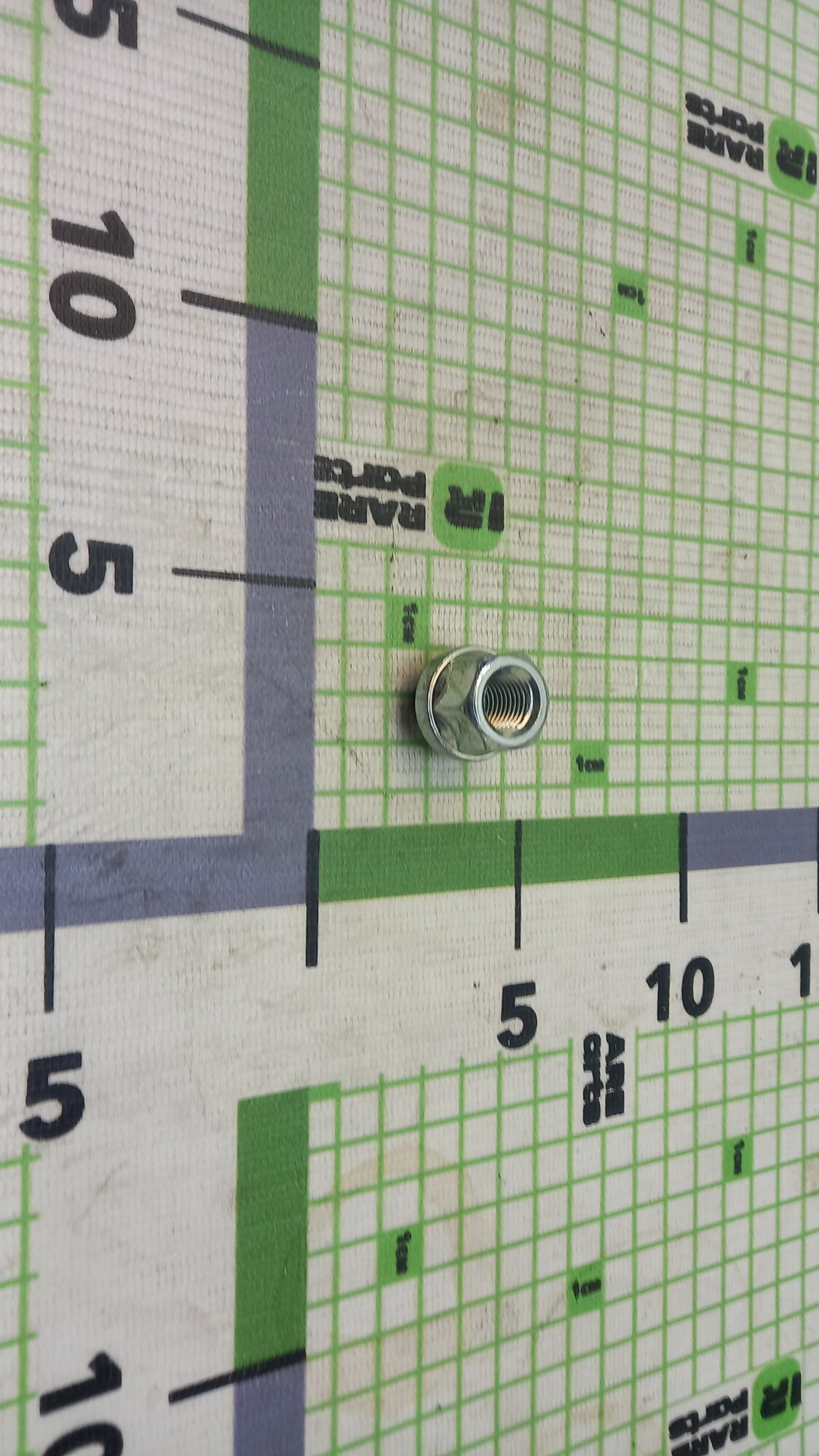 Гайка колеса ВАЗ-2123 Chevtolet-Niva Travel