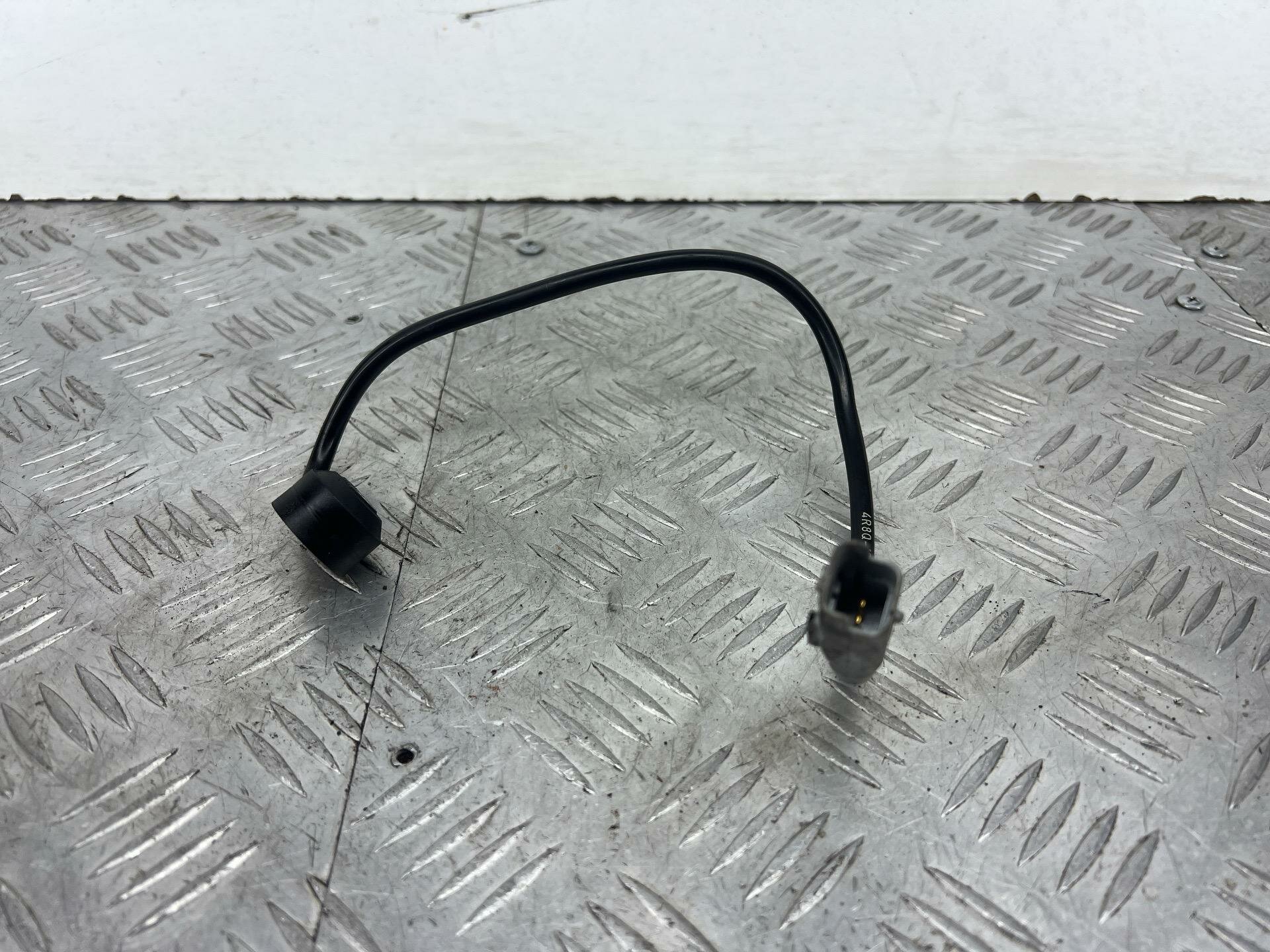 Датчик детонации Land Rover Discovery 3 L319 2007 4R8Q-12A699-AB