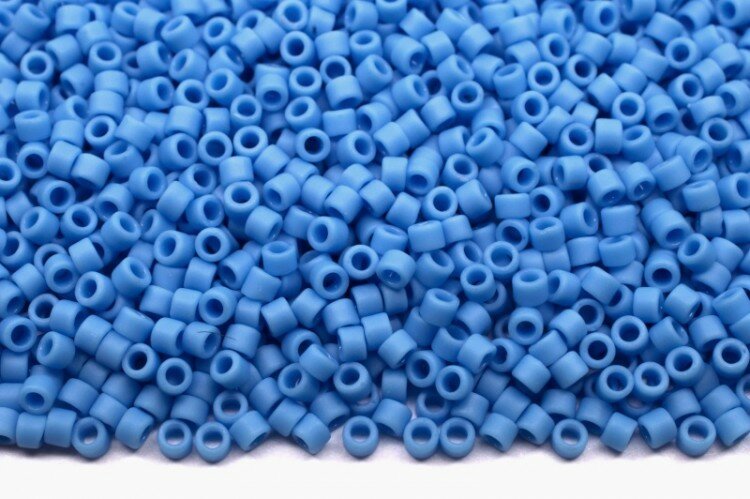 Бисер японский TOHO Treasure цилиндрический 11/0 #0043DF василек, матовый непрозрачный, 5 грамм