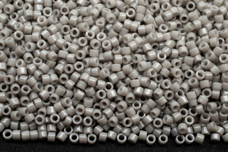 Бисер японский MIYUKI Delica цилиндр 11/0 DB-2366 серая дымка, непрозрачный Duracoat, 5 грамм