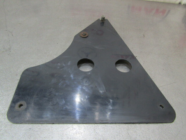 Кронштейн подкрылка передний MAN TGA, TGS