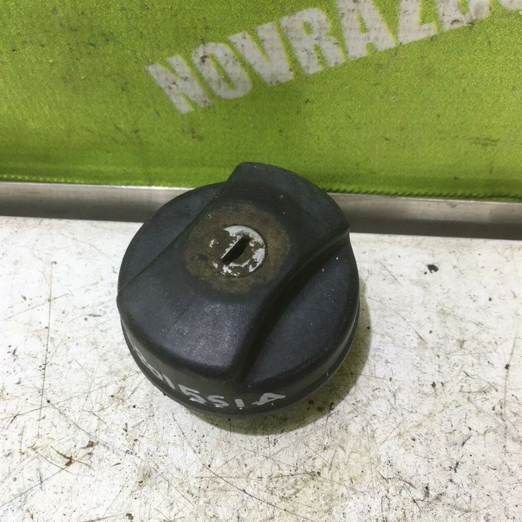 Крышка топливного бака Audi 80 90 B3 86-91