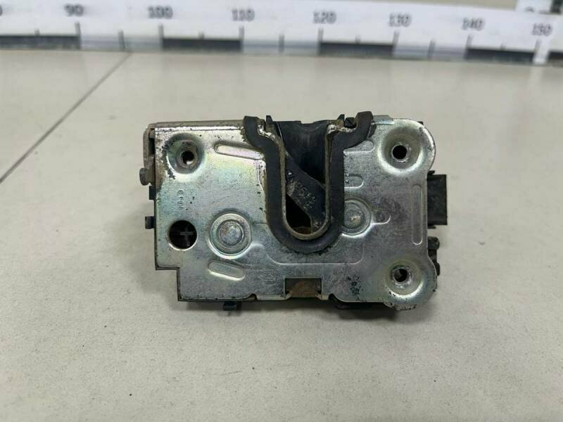 Замок двери задней левой Renault Sandero 2009-2014 кат.номер: 825032915R